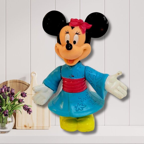 Toys | Vintage 199s Disney Minnie Mouse In Kimono Epcot Center Action ...